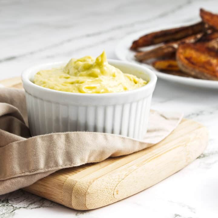 Easy Eggless Garlic Dijon Mayonnaise (Maionese all' aglio) • A Weekend ...